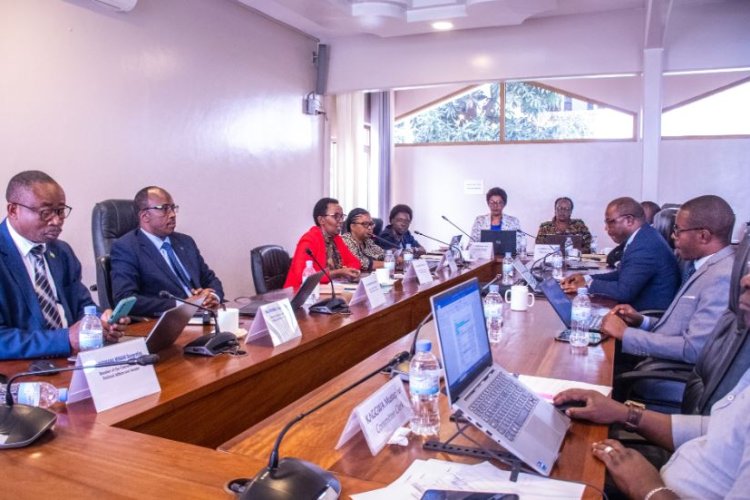 Abadepite baranenga uruhare rw'inzego z'ibanze mu gukemura ibibazo by'abaturage - Isango Star 91 ...