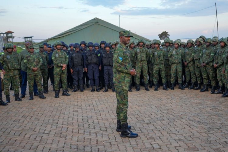 Maj Gen Alex Kagame yashimye abasirikare n'Abapolisi bari mu bikorwa ...